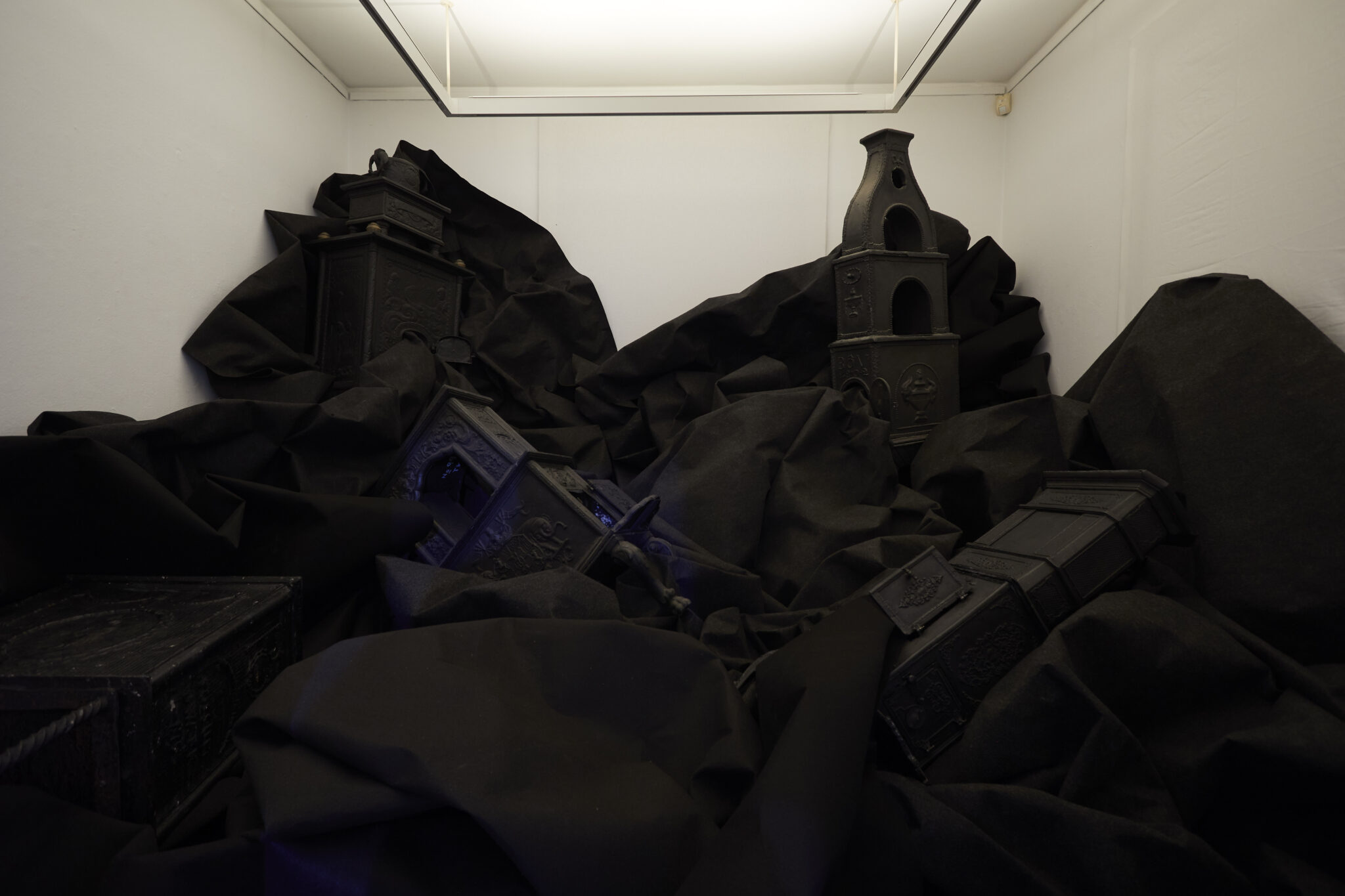 SOPHIENHOLM KUNSTHAL: Laboratorium for mørke - KULTURINFORMATION